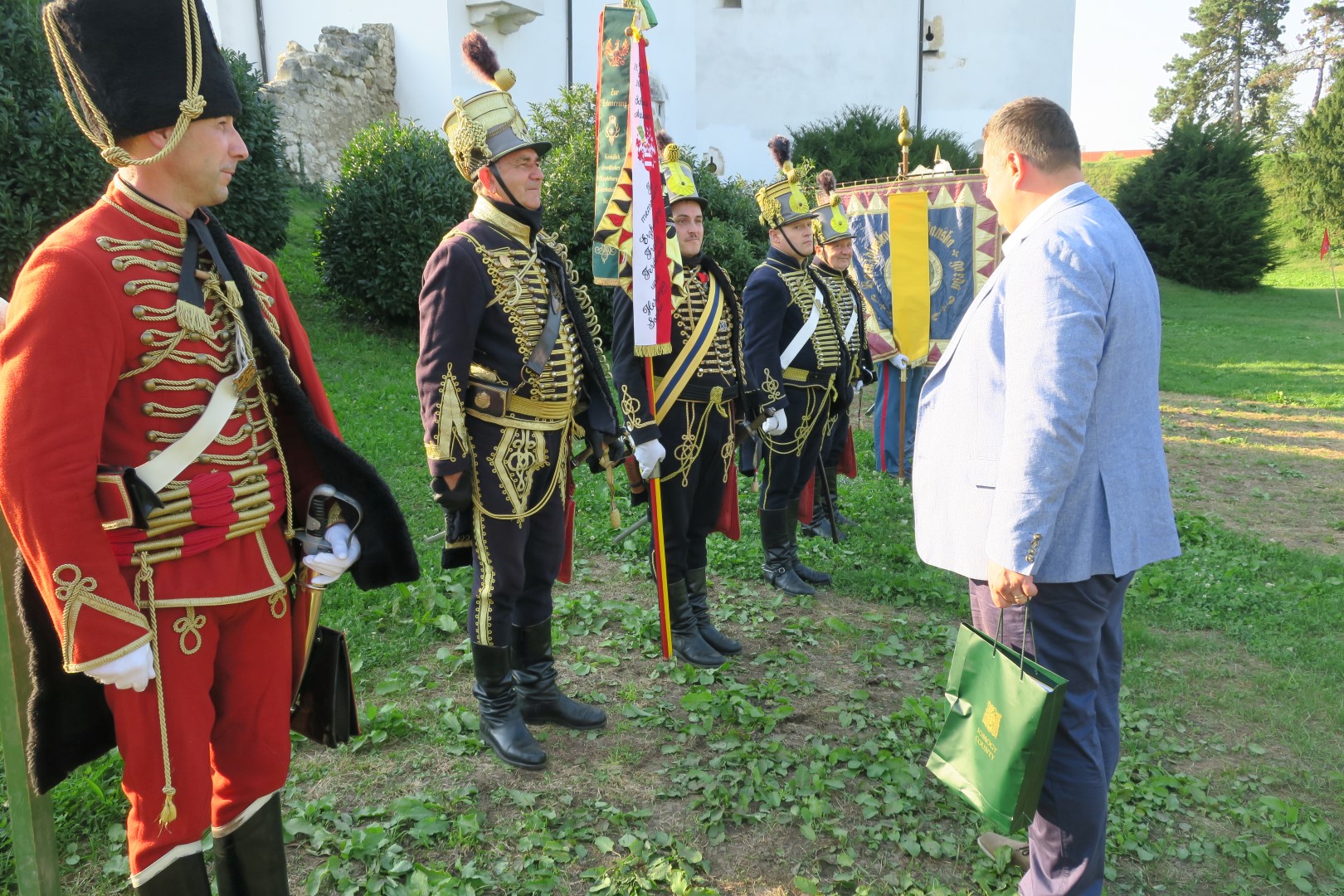 Neobičan prizor: Husari zaposjeli Varaždin! - Dnevno.hr