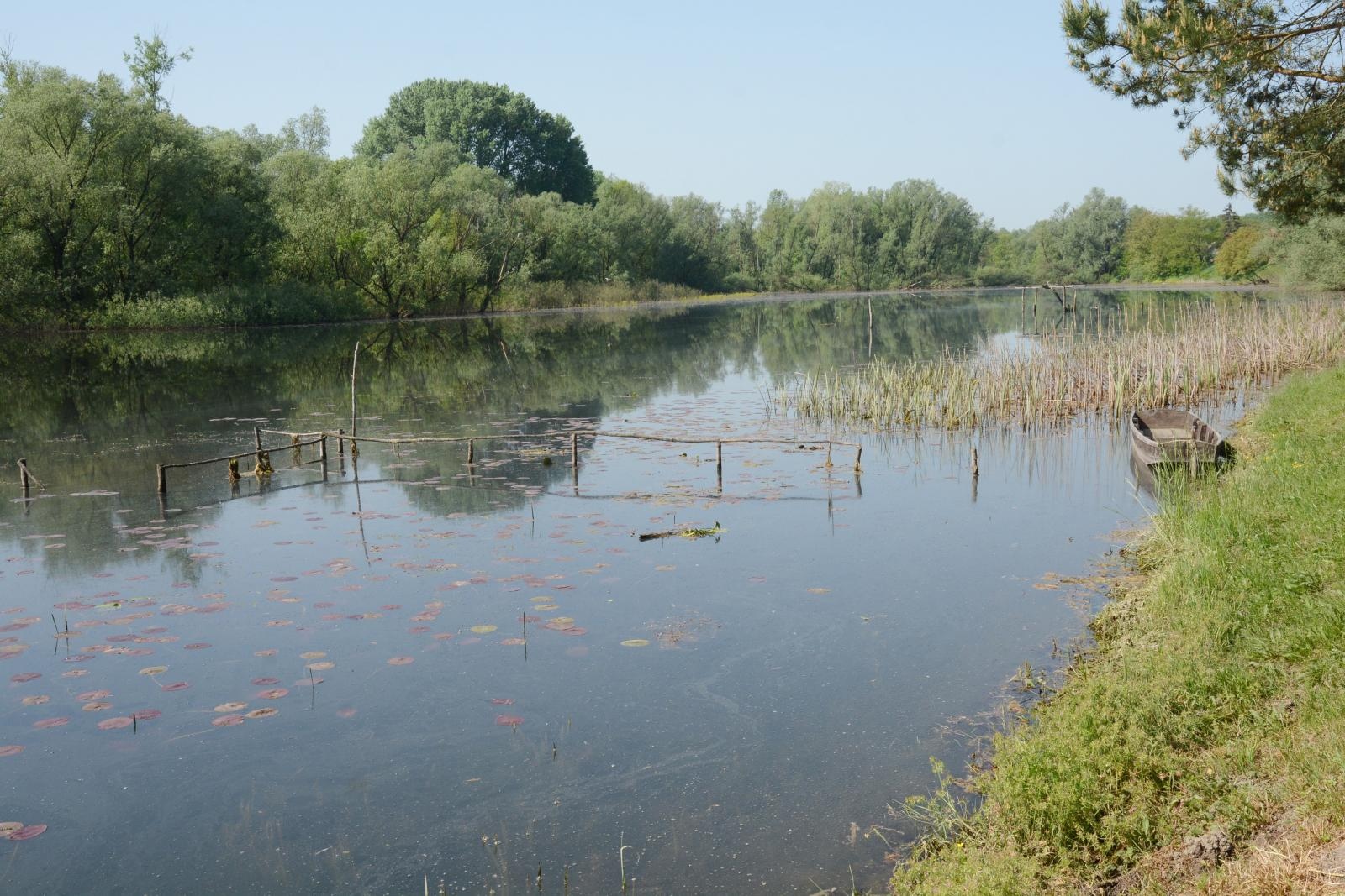 Hrvatske vode: Uzorkuje se voda iz Save, onečišćenje rijeke Spreče u ...
