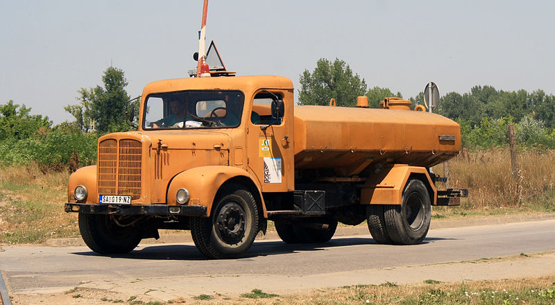 30. listopada 1953. u Priboju proizvoden prvi FAP 'Kljunaš', naša ...