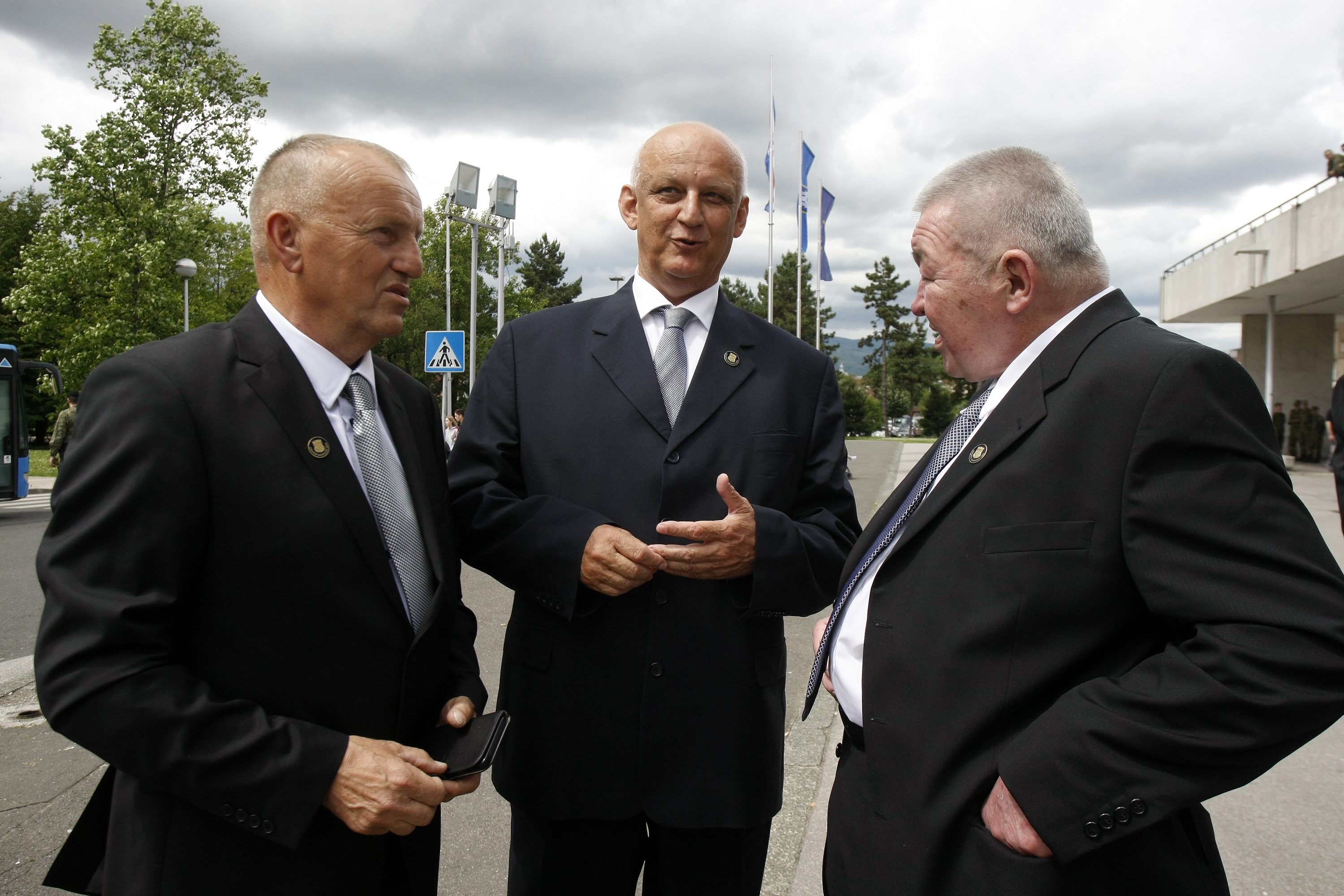 'Nudim se HDZ-u za vođenje stranke! Brkić ne bi mogao voditi ni dvije junice' - Dnevno.hr