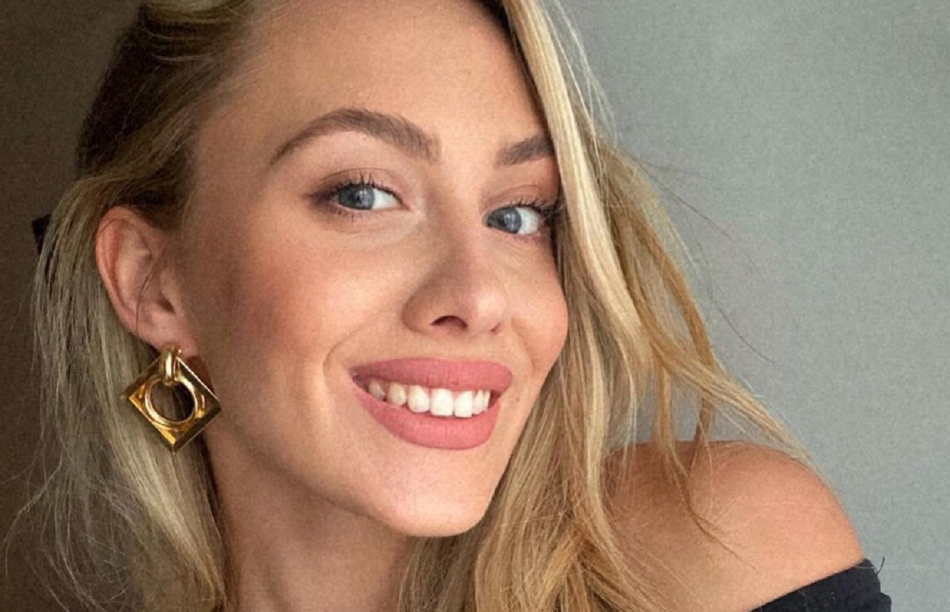 (FOTO) Ono kad si Albina, pa singl možeš najaviti i u kroksicama! Mlada ...