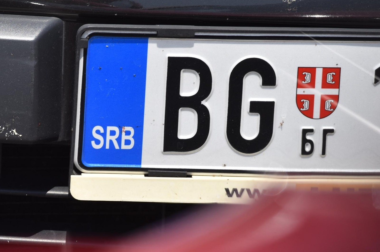 SVE ZBOG BEOGRADSKIH TABLICA? Profesorica iz Srbije tvrdi: Na Krku su ...