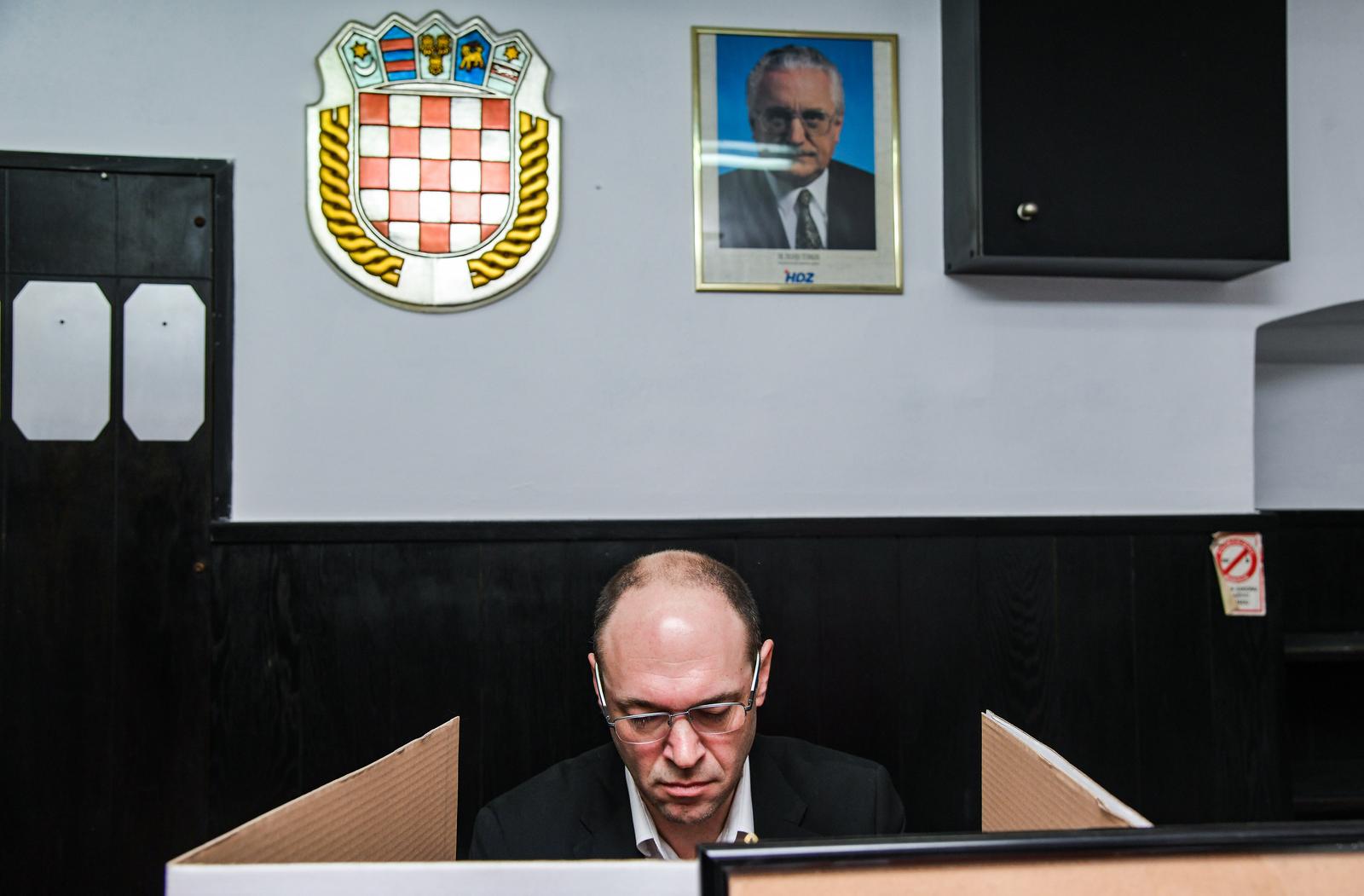 TKO JE BIO IVO STIER, DJED DAVORA IVE STIERA? Milanović za njega tvrdi ...