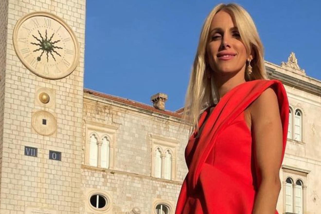 'ZVALI SU JE NAGAZNA’: Pecina djevojka je poznata kao džepna Venera iz ...