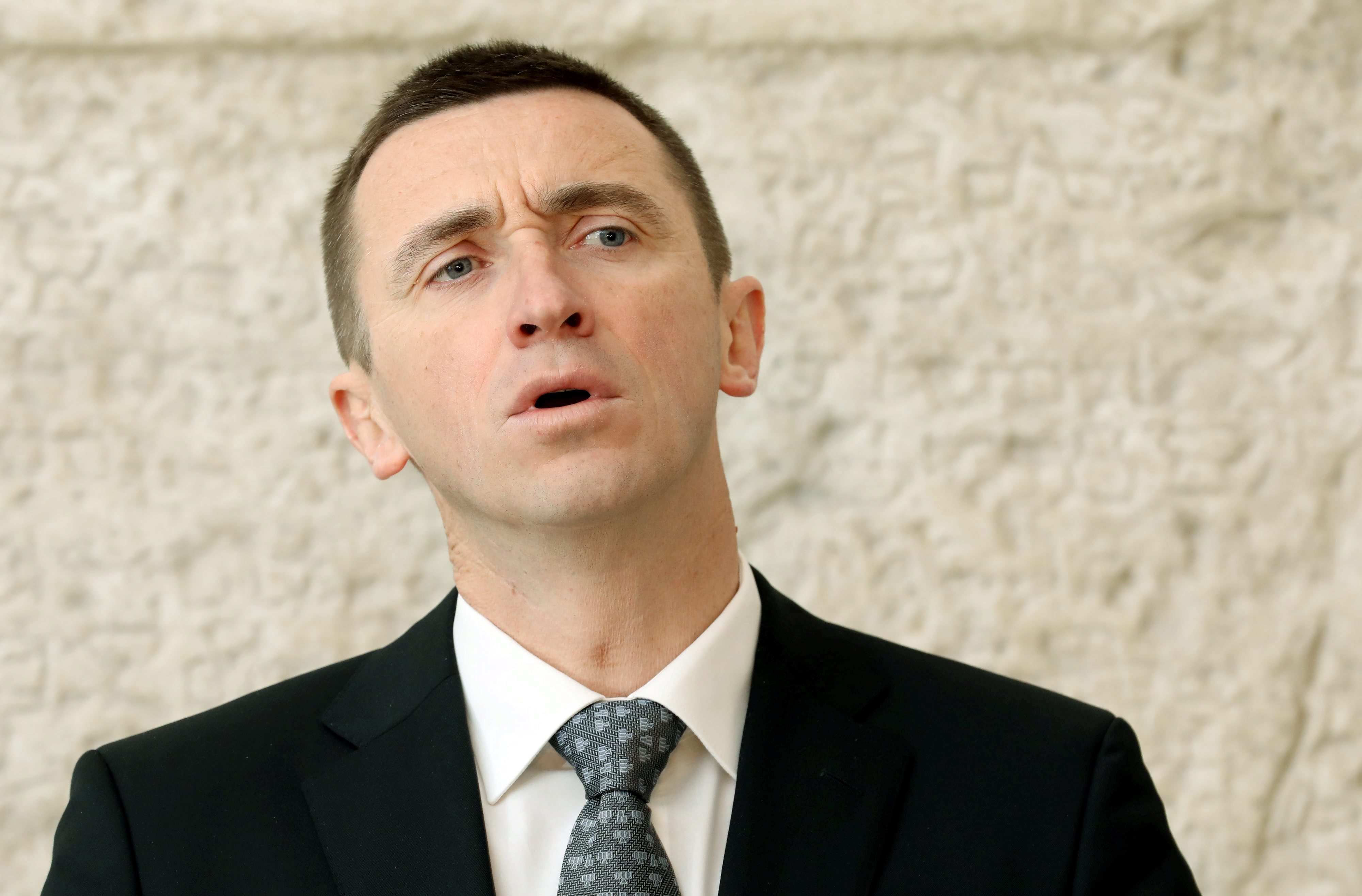 'ĆIRILICA JE BILA PREDMET ETNO BIZNISA!' Penava ponosan na odluku o ...