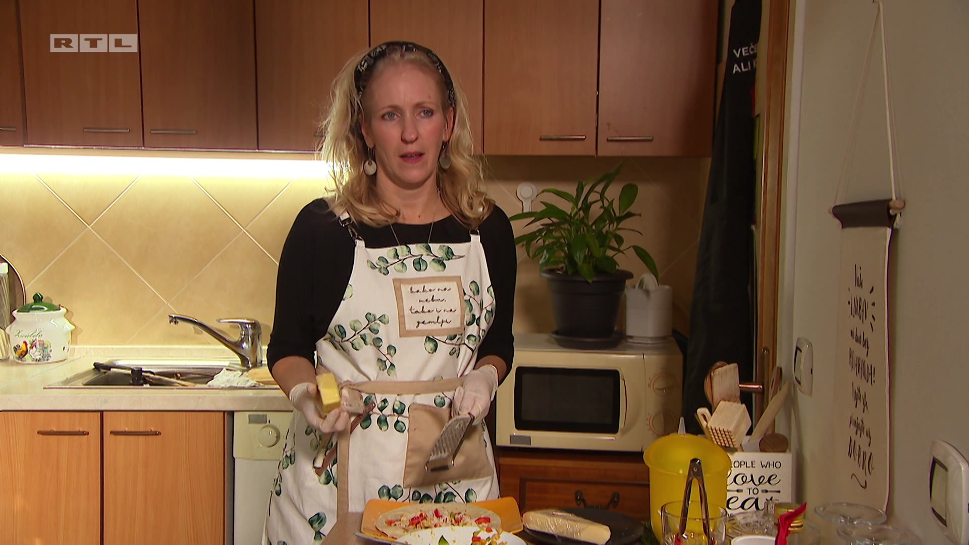 ‘BIBLIJA? ISTRAŽUJEM PAMETNIJU LITERATURU!’ Milena nezadovoljna ...