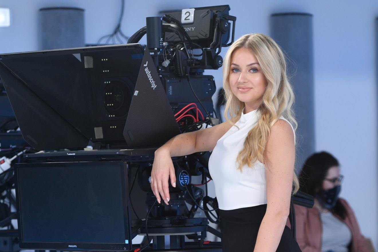 MAKNUTA 'PREKO NOĆI' S POPODNEVNOG DNEVNIKA: Mlada voditeljica HRT-a ...