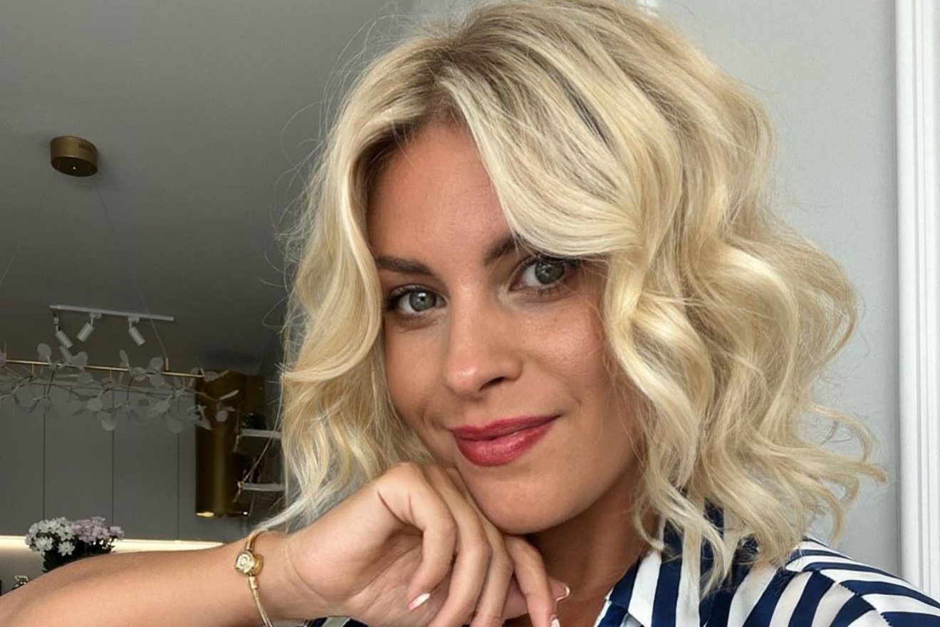 Naša atraktivna glumica pozirala u izdanju koje je fanove bacilo u ...