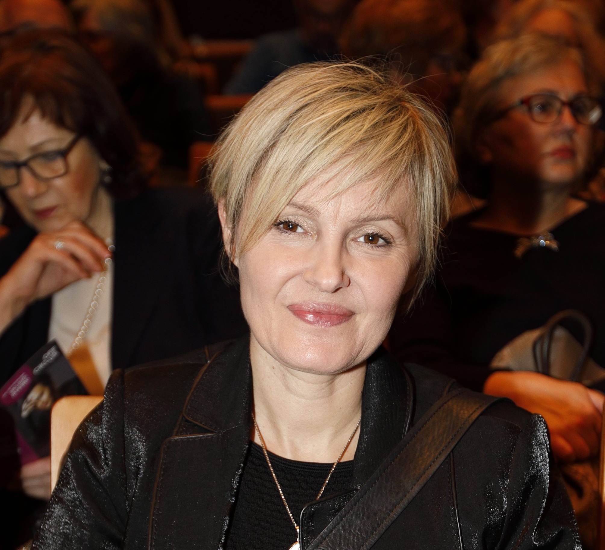 Pjevačice optužile Gibonnijevu menadžericu za zlostavljanje, ona tvrdi ...