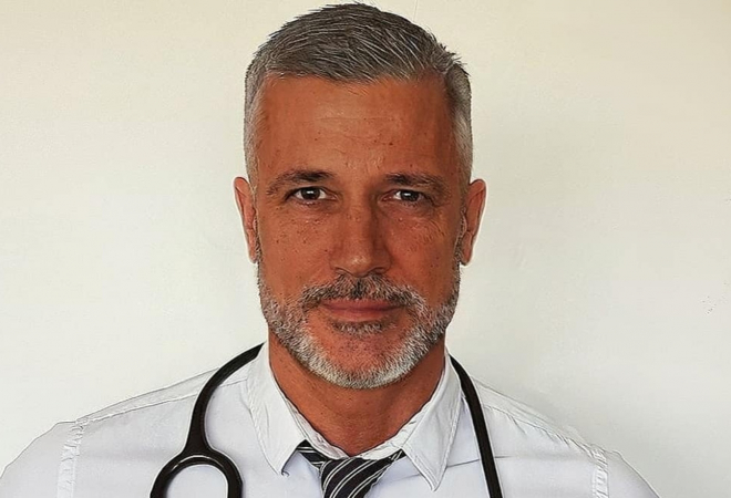 Žene lude za Vasilijem, kažu da je najljepši liječnik na Balkanu, a tek ...