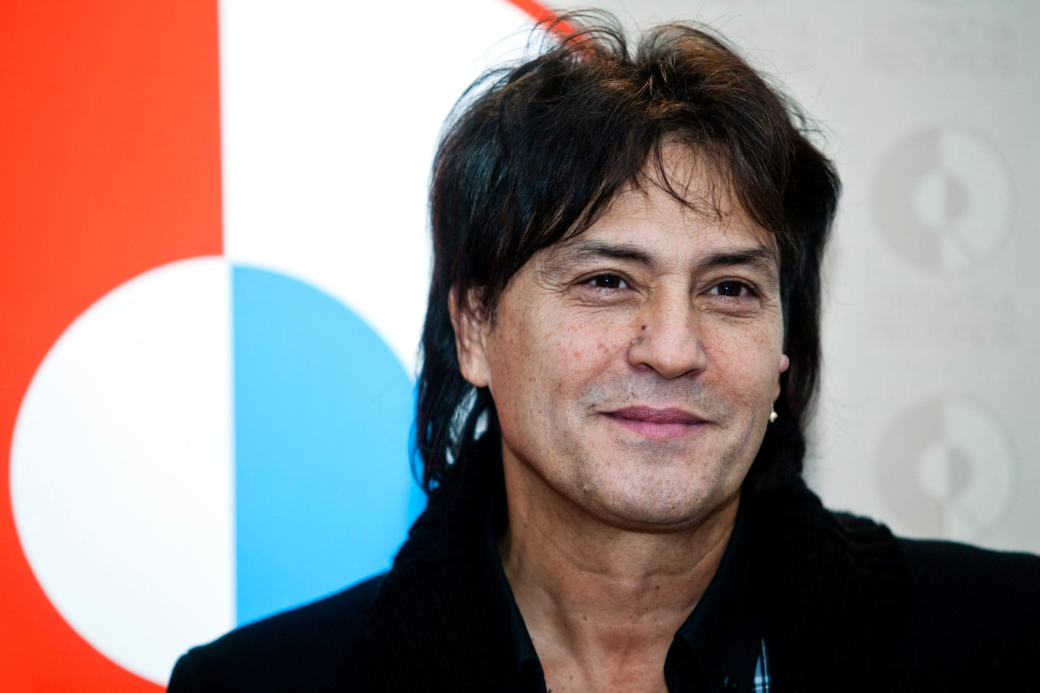 Vlado Kalember podijelio pedeset godina staru fotku: Možete li ga ...