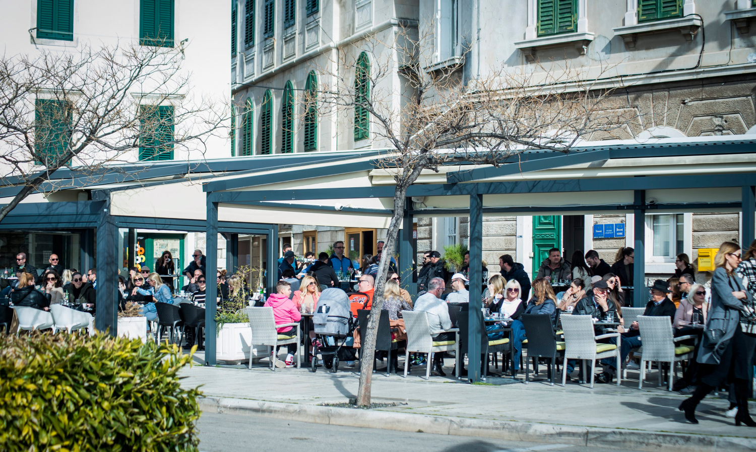 Konobarica otkrila trik kojim vara goste: 'Dobijem više novca, ni ne shvate što radim' - Dnevno.hr