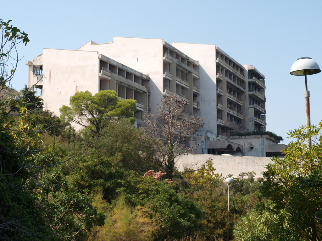 Posjetio Titov zabranjeni grad na jugu Hrvatske i snimio jezive prizore ...