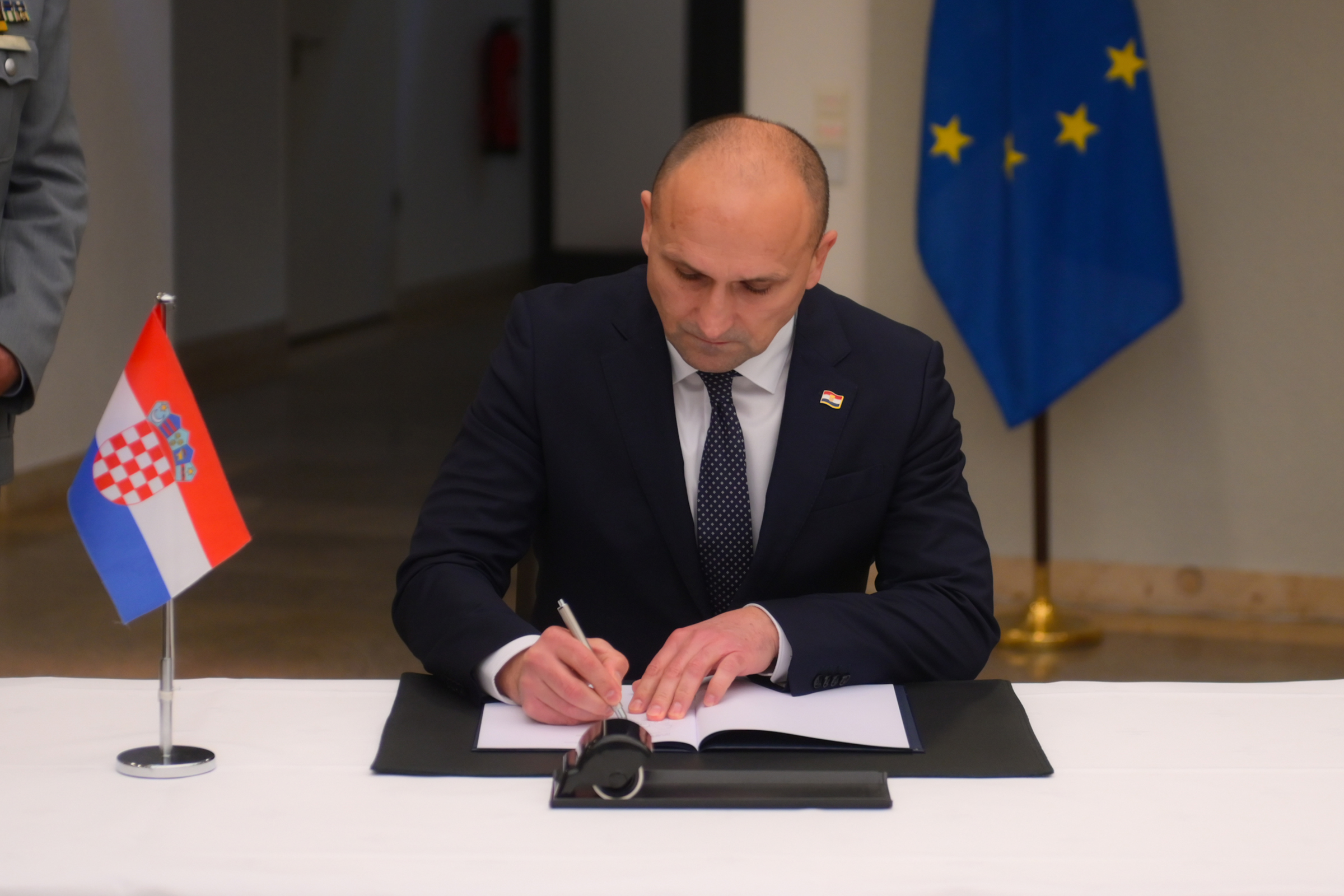 Ovaj slučaj najavljuje početak ozbiljnih sukoba unutar HDZ-a: U sve će se uključiti i Milanović ...